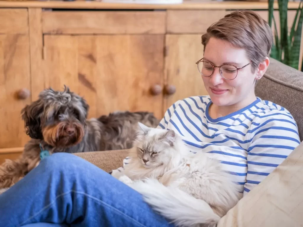 Do Pets Help with Mental Health? Exploring the Benefits of Furry and ...